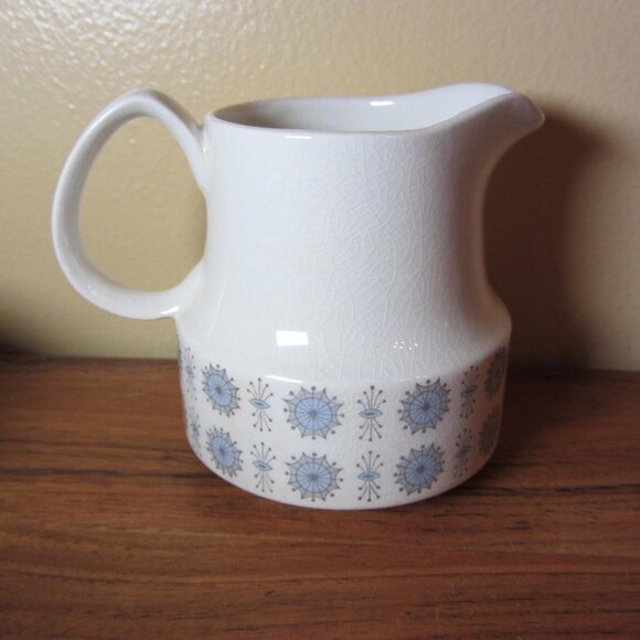 Vintage | Kitchen | 2 Oz Myott Temptation England Vintage Creamer ...